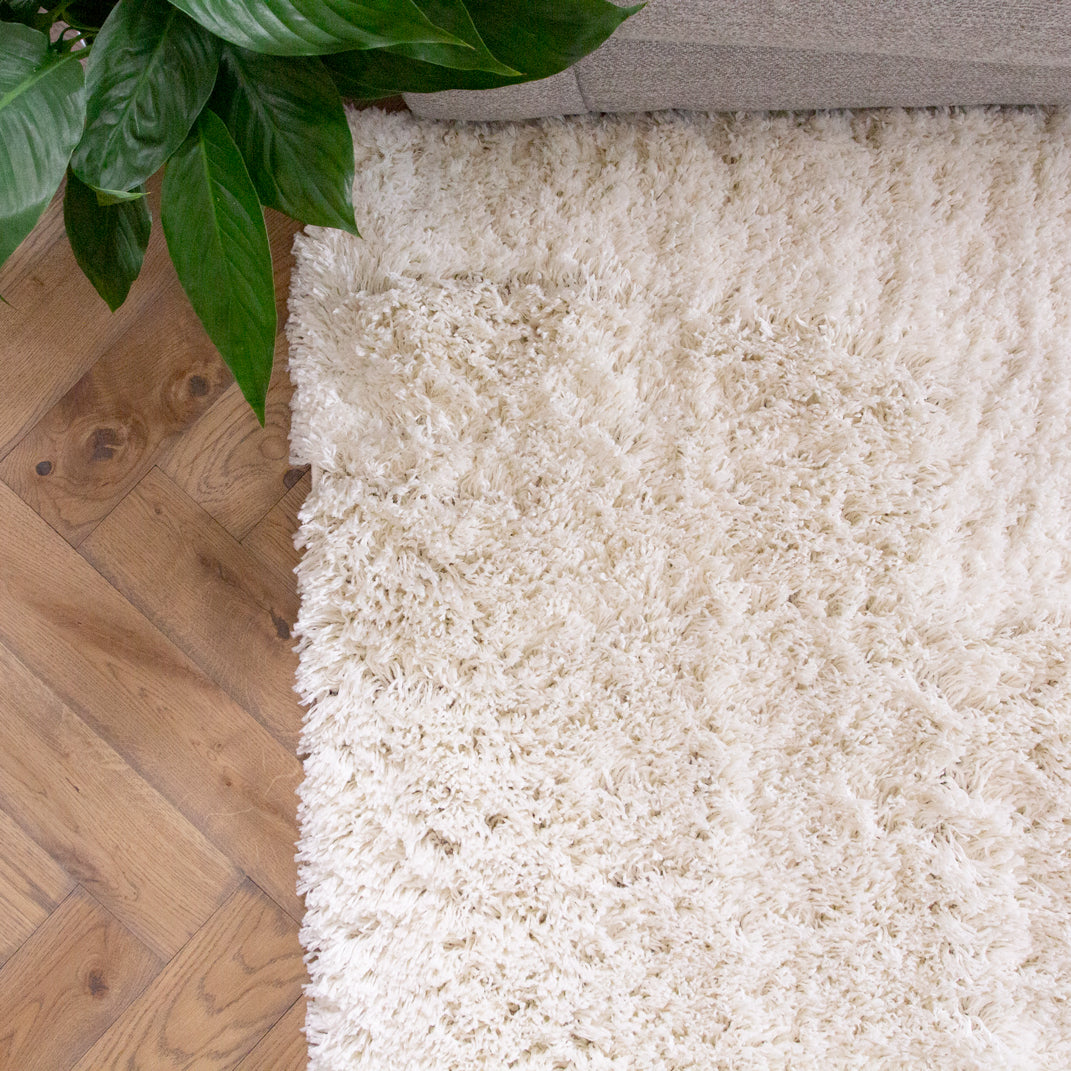 Super Soft Luxury Cream White Shaggy Rug | Living Room Rugs | Kukoon ...