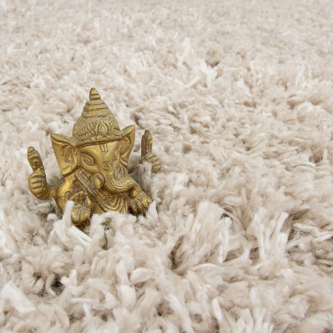 Super Soft Luxury Light Beige Shaggy Rug | Living Room Rugs | Kukoon ...