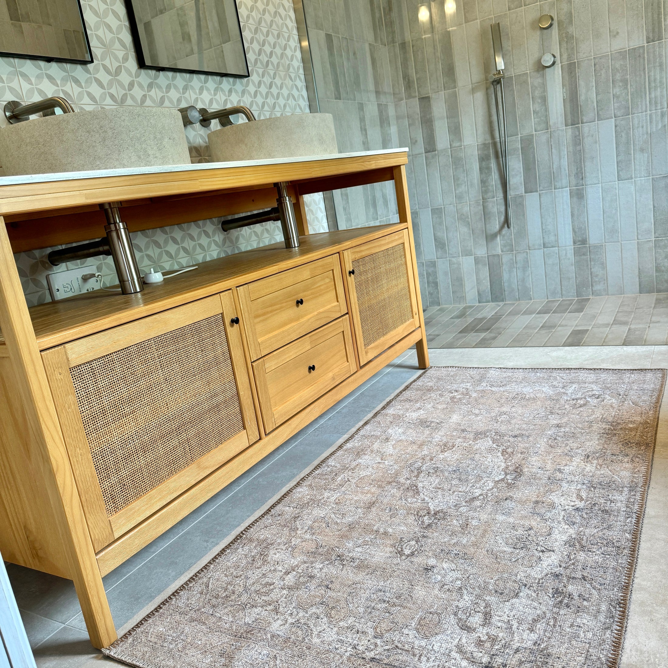 Flatwoven Washable Traditional Distressed Beige Rug - Zoe | Living Room ...