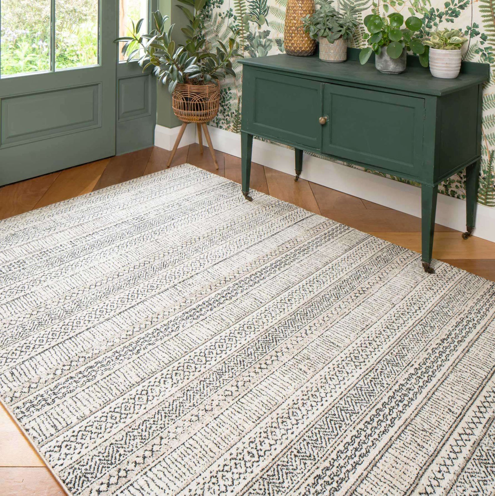 Cosy Soft Underfoot Grey Tribal Moroccan Berber Bedroom Rug | Living ...